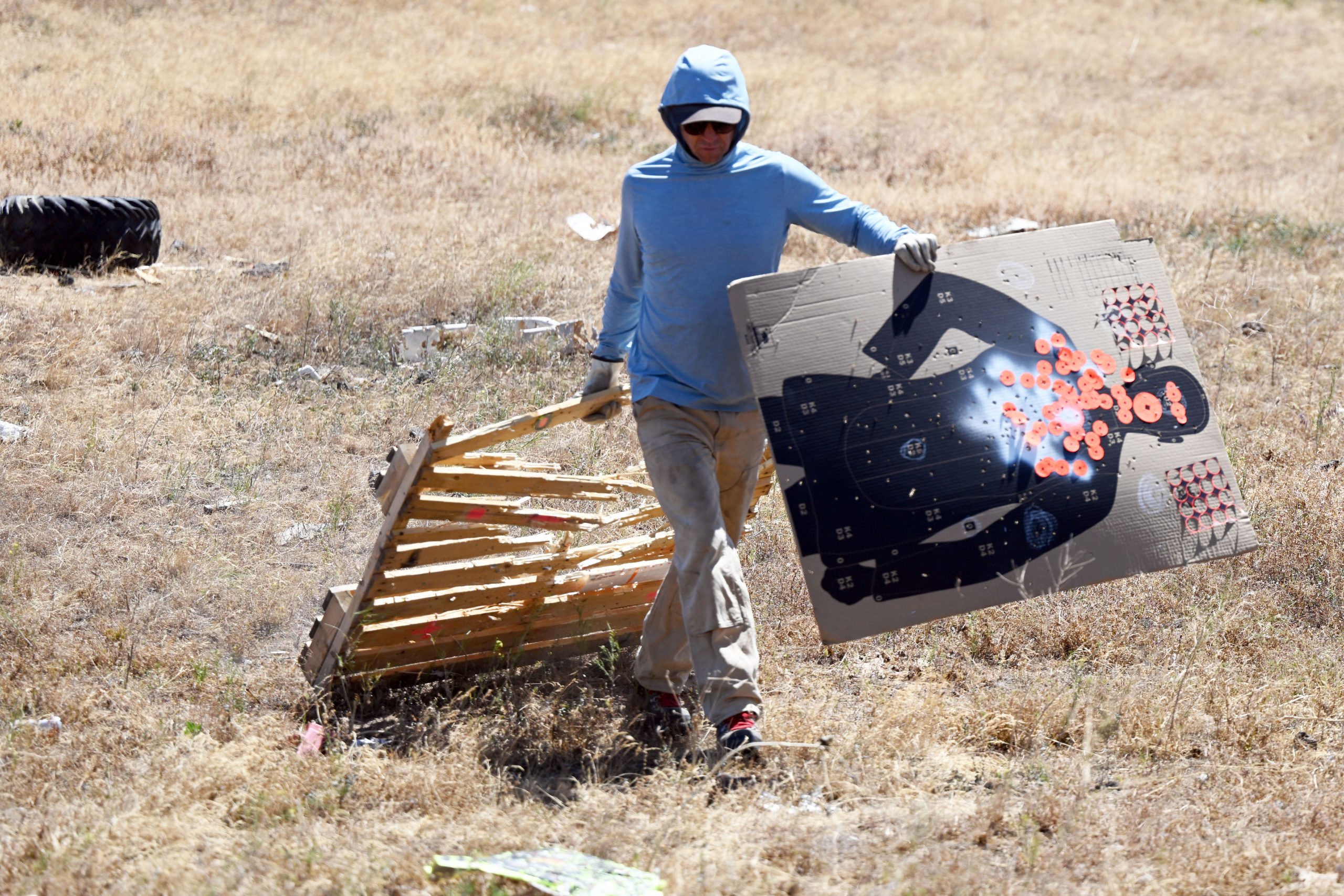 Guardsmen, Volunteers Clean Up Birds of Prey National Conservation Area ...